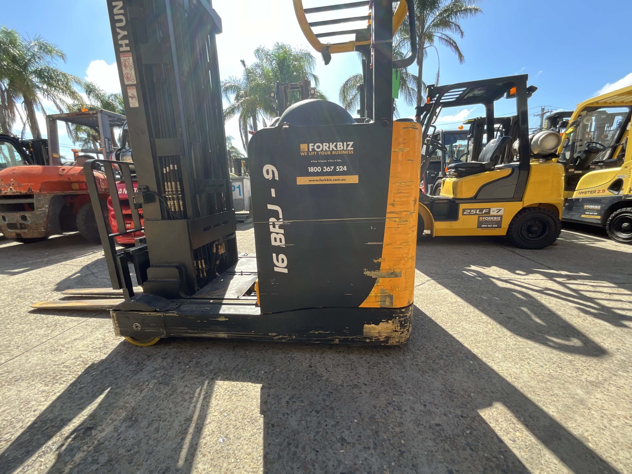 Hyundai 16BRJ-9 Reach Truck Forklift For Sale - Forkbiz